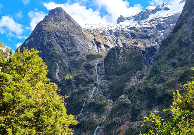 Milford Track Day 2: Clinton Hut to Mintaro Hut - See the South Island ...